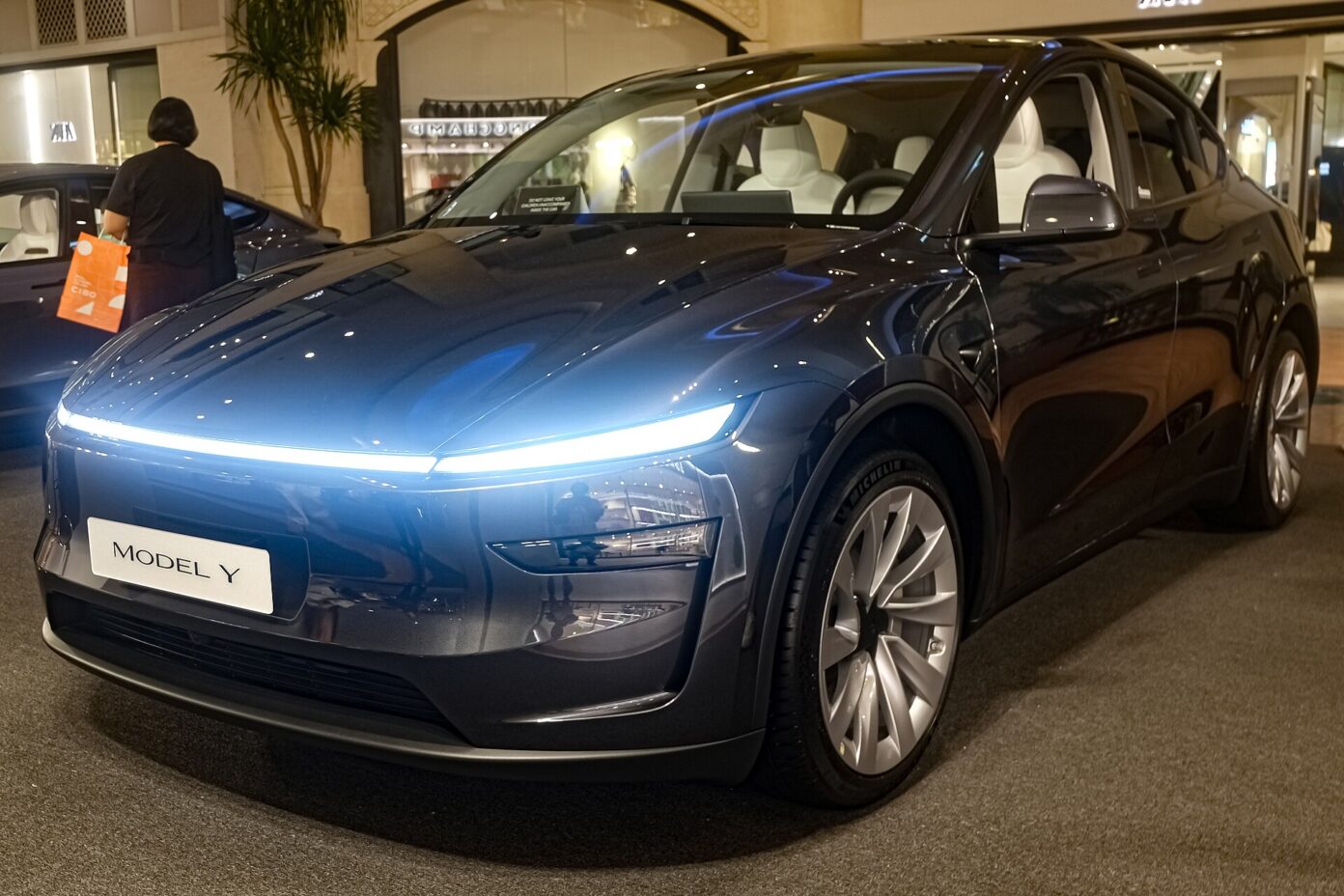 Tesla Model Y vs Hyundai Ioniq 5 2026: Verdict | Car Deal Expert